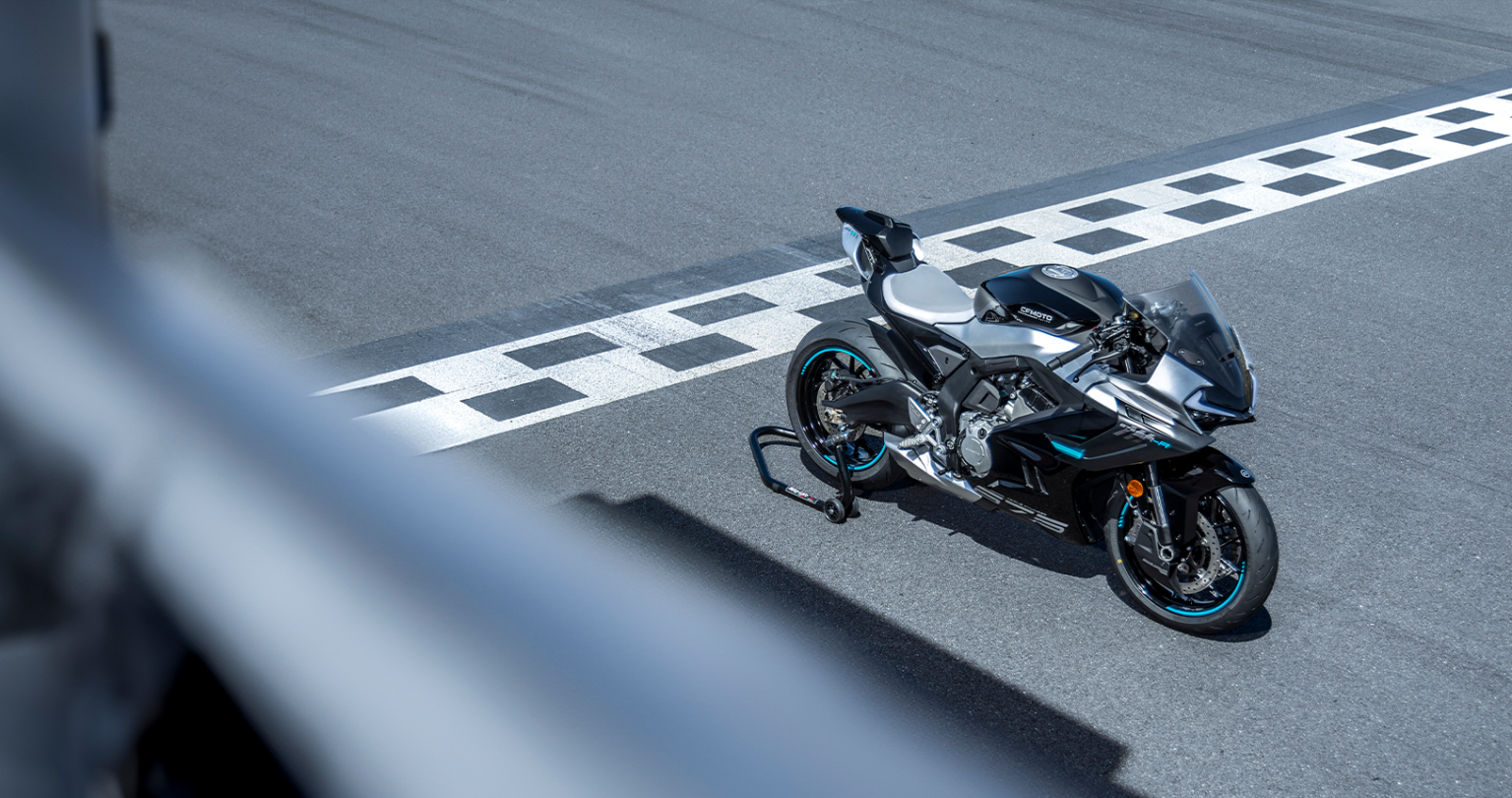Die 675SR-R - Rennstrecken-Feeling im Alltag - CFMOTO
